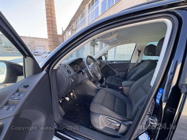 Black Volkswagen Tiguan 2011 in Paide, with an engine capacity of 1.40 L and mileage of 219 thousand km for 6500 €, photo 11 on AUTOMOTO.COM.LV