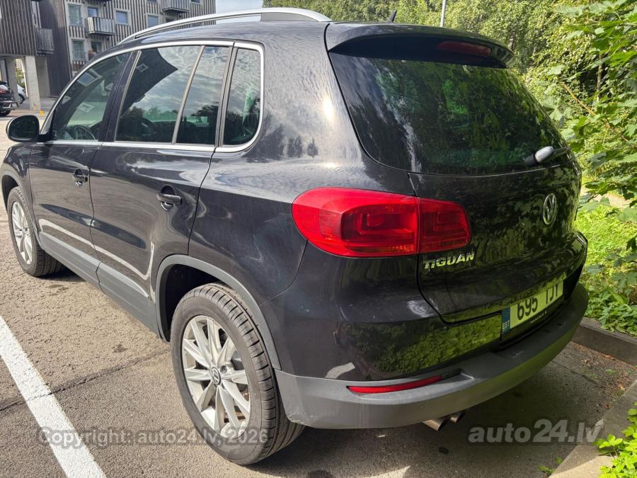 Melns Volkswagen Tiguan 2012 Tallina, ar dzinēja tilpumu 1.40 L un nobraukumu 124 tūkst. km par 7500 €, foto 4 vietnē AUTOMOTO.COM.LV