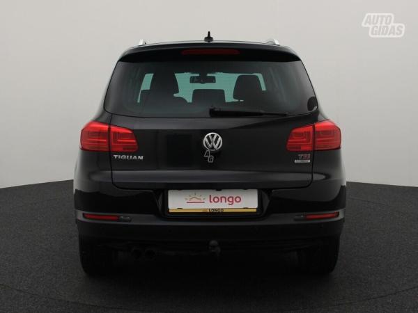 Black Volkswagen Tiguan 2014 in Vilnius, with an engine capacity of 1.40 L and mileage of 99 thousand km for 12399 €, photo 5 on AUTOMOTO.COM.LV