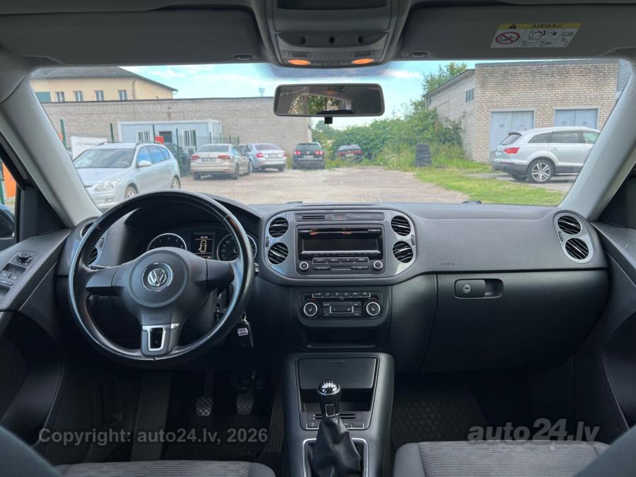 Melns Volkswagen Tiguan 2014 Narva, ar dzinēja tilpumu 1.40 L un nobraukumu 191 tūkst. km par 6499 €, foto 12 vietnē AUTOMOTO.COM.LV
