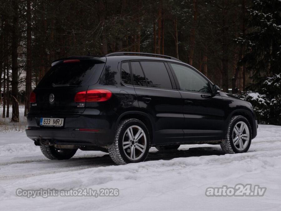 Melns Volkswagen Tiguan 2016 Tallina, ar dzinēja tilpumu 2.00 L un nobraukumu 276 tūkst. km par 10200 €, foto 4 vietnē AUTOMOTO.COM.LV