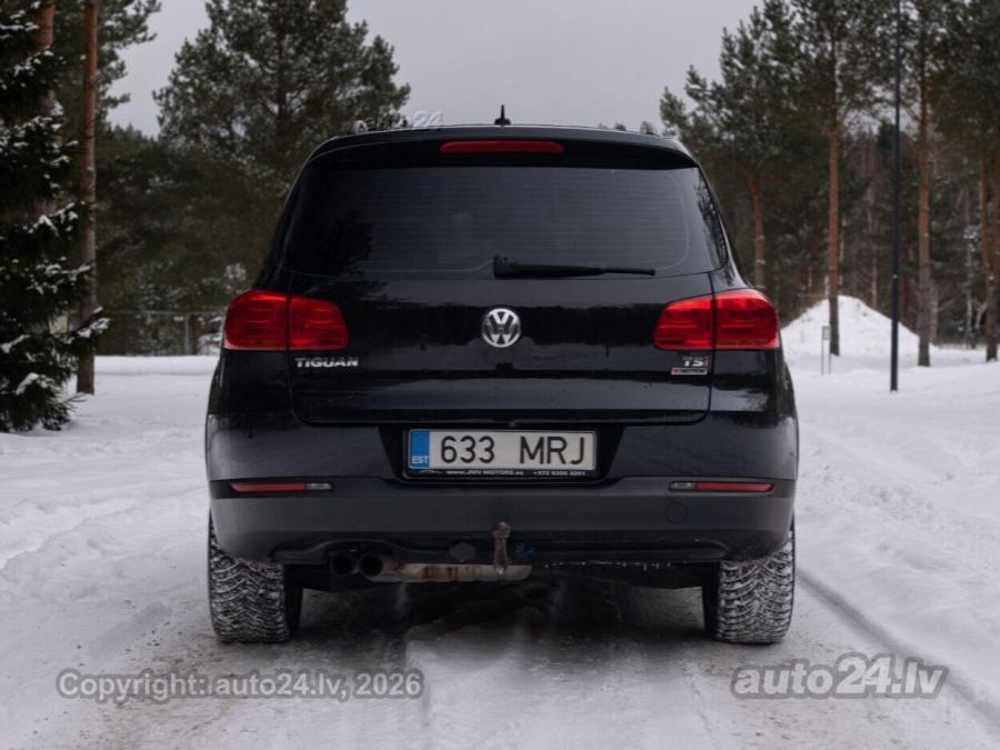 Melns Volkswagen Tiguan 2016 Tallina, ar dzinēja tilpumu 2.00 L un nobraukumu 276 tūkst. km par 10200 €, foto 6 vietnē AUTOMOTO.COM.LV