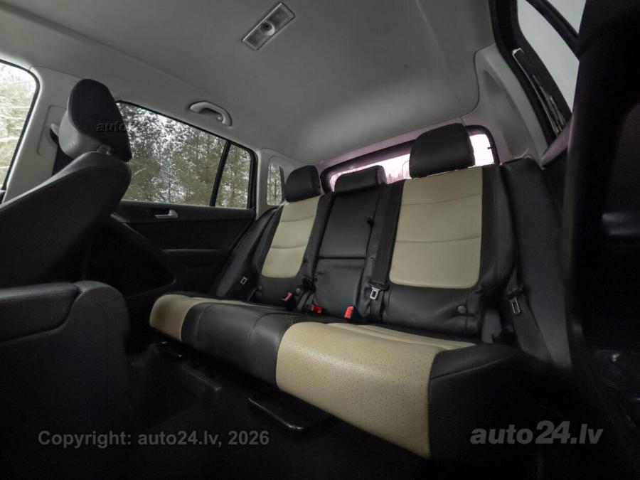 Melns Volkswagen Tiguan 2016 Tallina, ar dzinēja tilpumu 2.00 L un nobraukumu 276 tūkst. km par 10200 €, foto 9 vietnē AUTOMOTO.COM.LV
