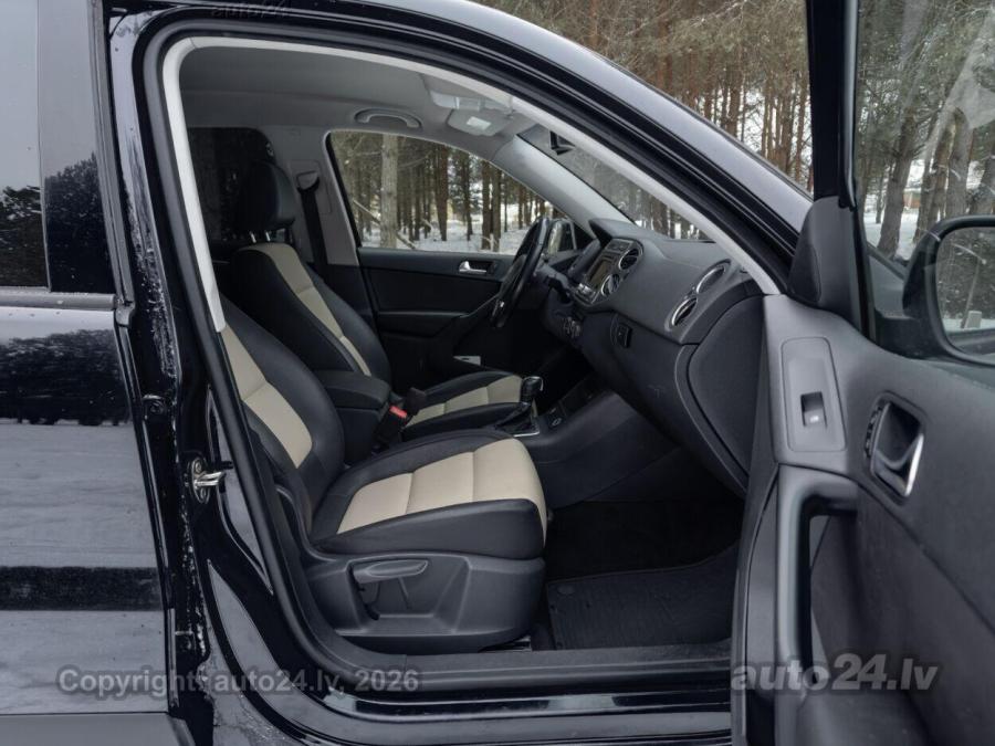 Melns Volkswagen Tiguan 2016 Tallina, ar dzinēja tilpumu 2.00 L un nobraukumu 276 tūkst. km par 10200 €, foto 12 vietnē AUTOMOTO.COM.LV