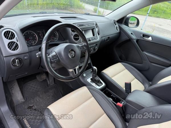 Black Volkswagen Tiguan 2016 in Tallinn, with an engine capacity of 2.00 L and mileage of 272 thousand km for 7800 €, photo 5 on AUTOMOTO.COM.LV