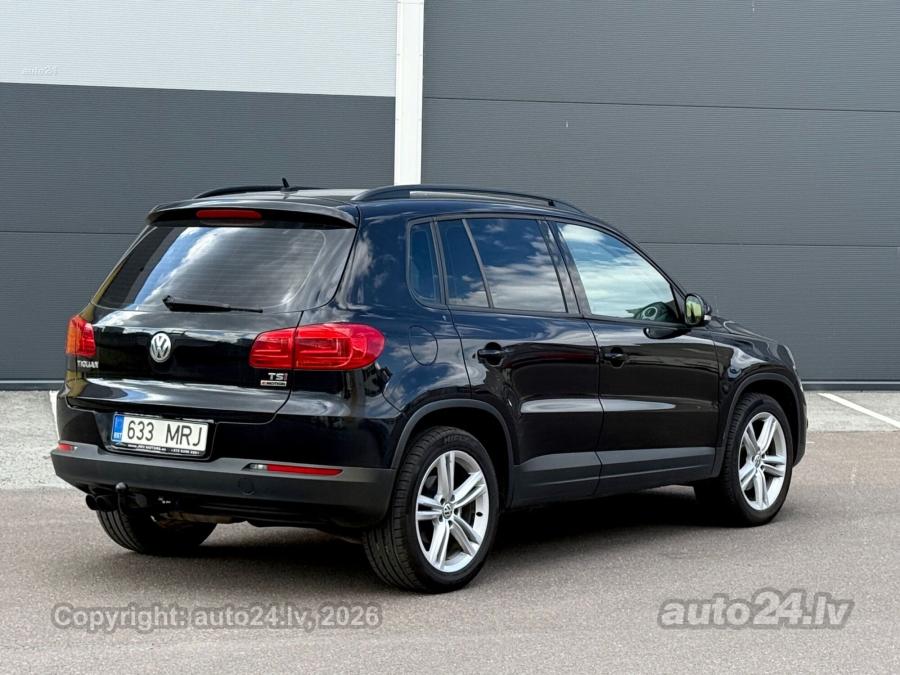 Melns Volkswagen Tiguan 2016 Tallina, ar dzinēja tilpumu 2.00 L un nobraukumu 275 tūkst. km par 7490 €, foto 5 vietnē AUTOMOTO.COM.LV
