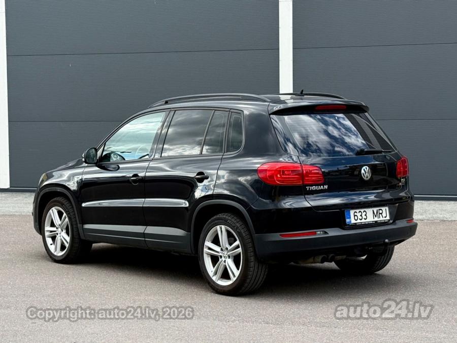 Melns Volkswagen Tiguan 2016 Tallina, ar dzinēja tilpumu 2.00 L un nobraukumu 275 tūkst. km par 7490 €, foto 7 vietnē AUTOMOTO.COM.LV