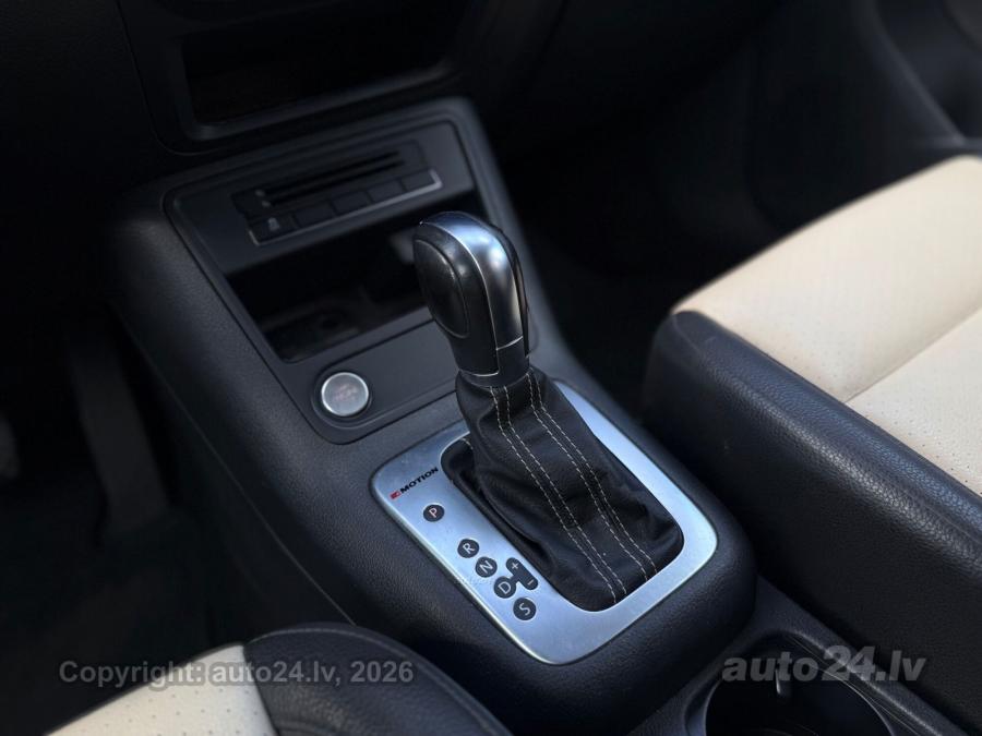 Melns Volkswagen Tiguan 2016 Tallina, ar dzinēja tilpumu 2.00 L un nobraukumu 275 tūkst. km par 7490 €, foto 14 vietnē AUTOMOTO.COM.LV