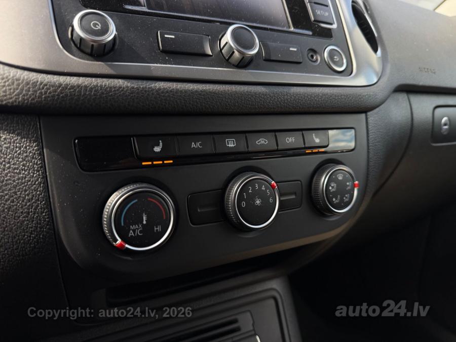 Melns Volkswagen Tiguan 2016 Tallina, ar dzinēja tilpumu 2.00 L un nobraukumu 275 tūkst. km par 7490 €, foto 16 vietnē AUTOMOTO.COM.LV