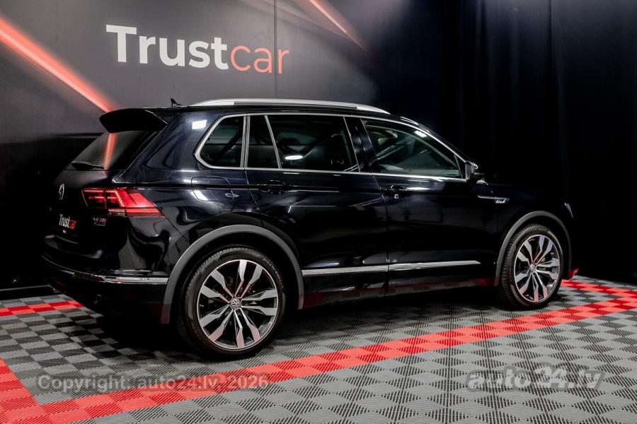 Black Volkswagen Tiguan 2016 in Parnu, with an engine capacity of 2.00 L and mileage of 175 thousand km for 17990 €, photo 8 on AUTOMOTO.COM.LV