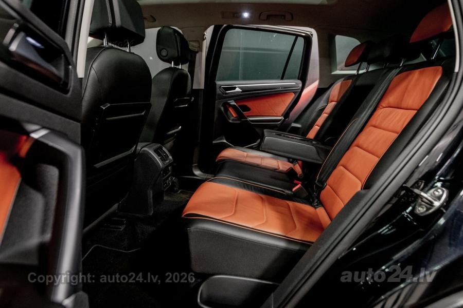 Black Volkswagen Tiguan 2016 in Parnu, with an engine capacity of 2.00 L and mileage of 175 thousand km for 17990 €, photo 17 on AUTOMOTO.COM.LV
