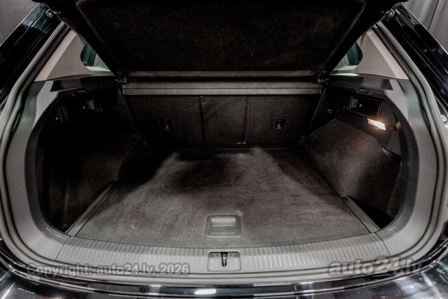 Black Volkswagen Tiguan 2016 in Parnu, with an engine capacity of 2.00 L and mileage of 175 thousand km for 17990 €, photo 20 on AUTOMOTO.COM.LV