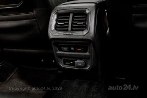 Black Volkswagen Tiguan 2016 in Parnu, with an engine capacity of 2.00 L and mileage of 175 thousand km for 17990 €, photo 23 on AUTOMOTO.COM.LV
