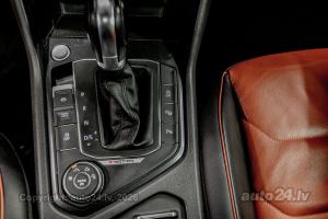 Black Volkswagen Tiguan 2016 in Parnu, with an engine capacity of 2.00 L and mileage of 175 thousand km for 17990 €, photo 27 on AUTOMOTO.COM.LV