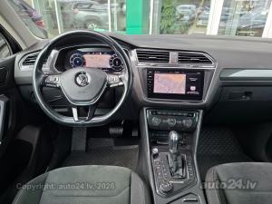 Black Volkswagen Tiguan 2017 in Tartu, with an engine capacity of 2.00 L and mileage of 124 thousand km for 20900 €, photo 14 on AUTOMOTO.COM.LV