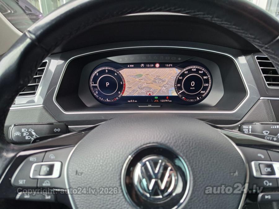 Black Volkswagen Tiguan 2017 in Tartu, with an engine capacity of 2.00 L and mileage of 124 thousand km for 20900 €, photo 15 on AUTOMOTO.COM.LV