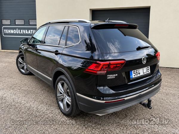 Black Volkswagen Tiguan 2017 in Parnu, with an engine capacity of 2.00 L and mileage of 165 thousand km for 17990 €, photo 3 on AUTOMOTO.COM.LV