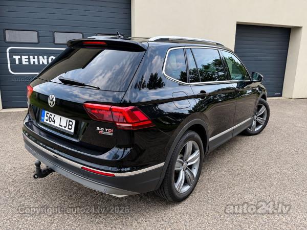 Black Volkswagen Tiguan 2017 in Parnu, with an engine capacity of 2.00 L and mileage of 165 thousand km for 17990 €, photo 4 on AUTOMOTO.COM.LV