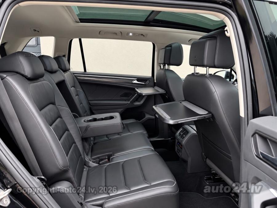 Black Volkswagen Tiguan 2017 in Parnu, with an engine capacity of 2.00 L and mileage of 165 thousand km for 17990 €, photo 11 on AUTOMOTO.COM.LV
