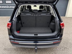 Black Volkswagen Tiguan 2017 in Parnu, with an engine capacity of 2.00 L and mileage of 165 thousand km for 17990 €, photo 13 on AUTOMOTO.COM.LV