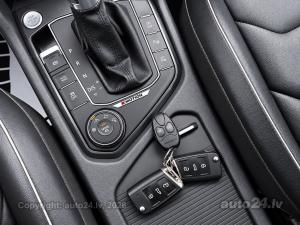 Black Volkswagen Tiguan 2017 in Parnu, with an engine capacity of 2.00 L and mileage of 165 thousand km for 17990 €, photo 21 on AUTOMOTO.COM.LV