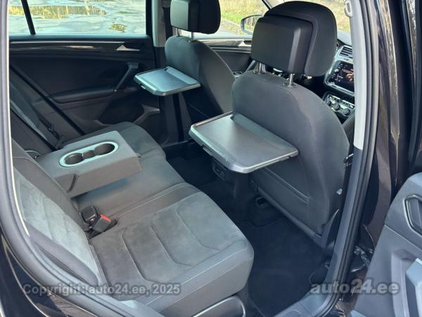 Melns Volkswagen Tiguan 2018 Tallina, ar dzinēja tilpumu 2.00 L un nobraukumu 166 tūkst. km par 18900 €, foto 7 vietnē AUTOMOTO.COM.LV