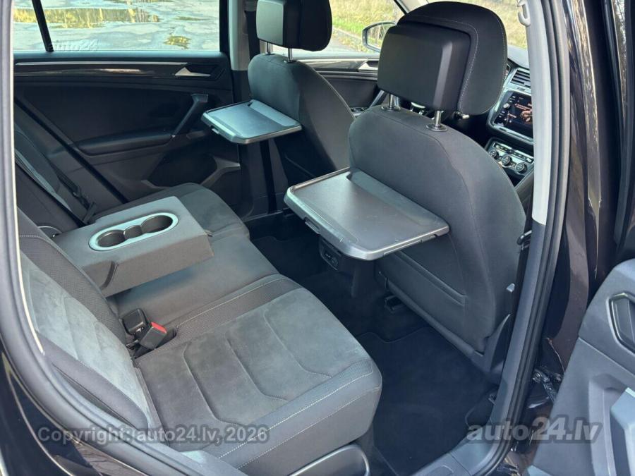 Melns Volkswagen Tiguan 2018 Tallina, ar dzinēja tilpumu 2.00 L un nobraukumu 166 tūkst. km par 18900 €, foto 7 vietnē AUTOMOTO.COM.LV