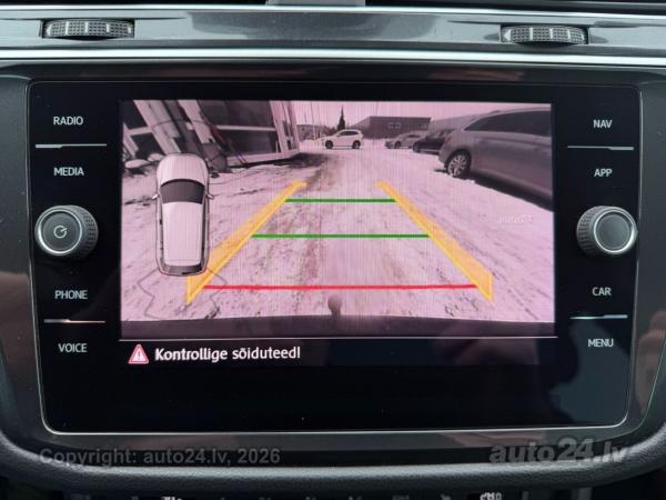 Black Volkswagen Tiguan 2018 in Parnu, with an engine capacity of 1.40 L and mileage of 215 thousand km for 14900 €, photo 11 on AUTOMOTO.COM.LV