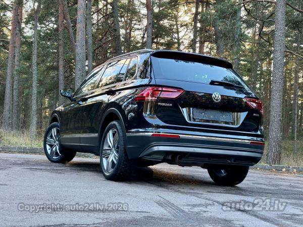 Black Volkswagen Tiguan 2018 in Tallinn, with an engine capacity of 2.00 L and mileage of 166 thousand km for 17900 €, photo 3 on AUTOMOTO.COM.LV