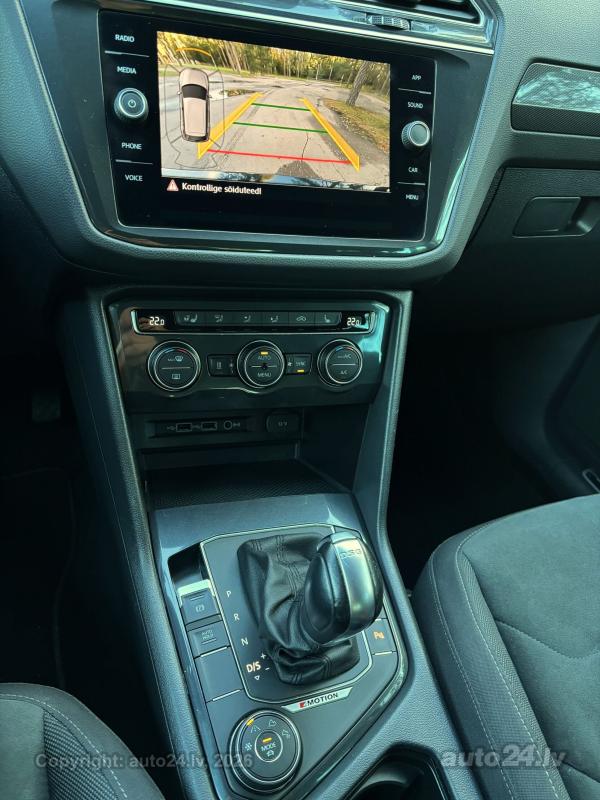 Black Volkswagen Tiguan 2018 in Tallinn, with an engine capacity of 2.00 L and mileage of 166 thousand km for 17900 €, photo 8 on AUTOMOTO.COM.LV