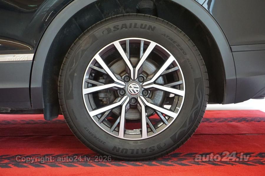Black Volkswagen Tiguan 2018 in Tartu, with an engine capacity of 2.00 L and mileage of 182 thousand km for 15790 €, photo 16 on AUTOMOTO.COM.LV