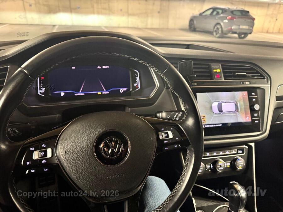 Melns Volkswagen Tiguan 2019 Tallina, ar dzinēja tilpumu 2.00 L un nobraukumu 35 tūkst. km par 24500 €, foto 2 vietnē AUTOMOTO.COM.LV