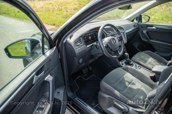Melns Volkswagen Tiguan 2019 Tallina, ar dzinēja tilpumu 2.00 L un nobraukumu 123 tūkst. km par 20000 €, foto 7 vietnē AUTOMOTO.COM.LV