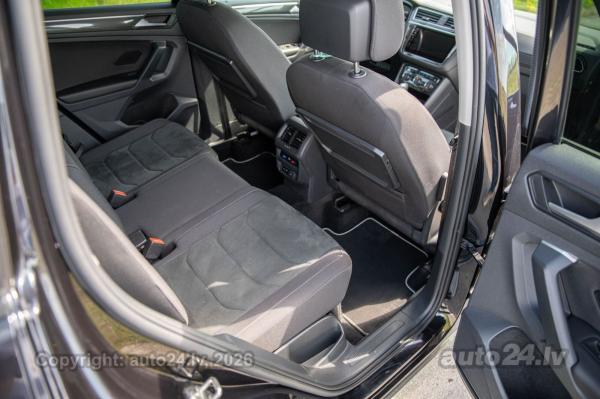 Melns Volkswagen Tiguan 2019 Tallina, ar dzinēja tilpumu 2.00 L un nobraukumu 123 tūkst. km par 20000 €, foto 9 vietnē AUTOMOTO.COM.LV