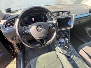 Melns Volkswagen Tiguan 2020 Tallina, ar dzinēja tilpumu 2.00 L un nobraukumu 130 tūkst. km par 30490 €, foto 3 vietnē AUTOMOTO.COM.LV