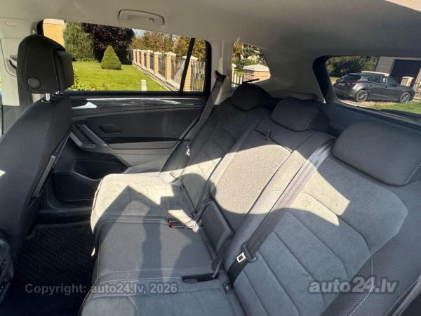 Black Volkswagen Tiguan 2020 in Tallinn, with an engine capacity of 2.00 L and mileage of 130 thousand km for 30490 €, photo 4 on AUTOMOTO.COM.LV