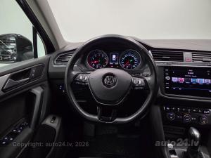 Melns Volkswagen Tiguan 2020 Tallina, ar dzinēja tilpumu 1.50 L un nobraukumu 104 tūkst. km par 16900 €, foto 14 vietnē AUTOMOTO.COM.LV