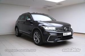 Black Volkswagen Tiguan 2020 in Tallinn, with an engine capacity of 1.50 L and mileage of 89 thousand km for 25900 €, photo 3 on AUTOMOTO.COM.LV