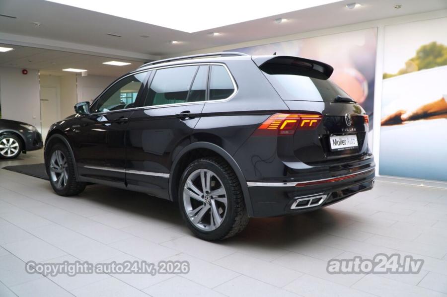 Black Volkswagen Tiguan 2020 in Tallinn, with an engine capacity of 1.50 L and mileage of 89 thousand km for 25900 €, photo 4 on AUTOMOTO.COM.LV