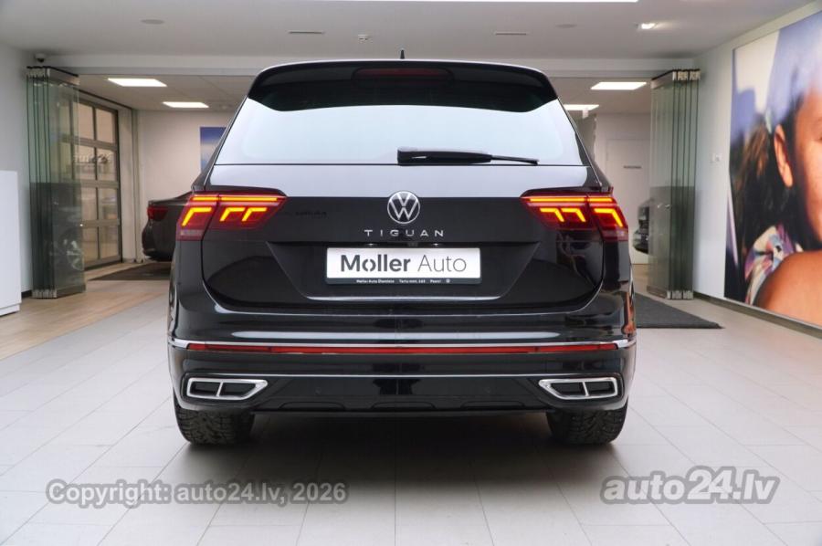 Black Volkswagen Tiguan 2020 in Tallinn, with an engine capacity of 1.50 L and mileage of 89 thousand km for 25900 €, photo 5 on AUTOMOTO.COM.LV