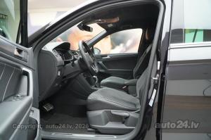 Black Volkswagen Tiguan 2020 in Tallinn, with an engine capacity of 1.50 L and mileage of 89 thousand km for 25900 €, photo 8 on AUTOMOTO.COM.LV