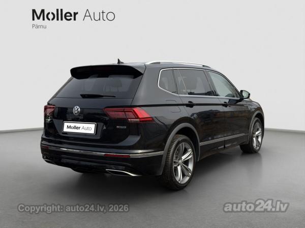 Melns Volkswagen Tiguan 2020 Pērnava, ar dzinēja tilpumu 2.00 L un nobraukumu 132 tūkst. km par 28900 €, foto 2 vietnē AUTOMOTO.COM.LV