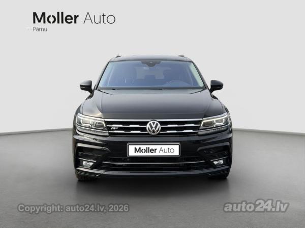 Melns Volkswagen Tiguan 2020 Pērnava, ar dzinēja tilpumu 2.00 L un nobraukumu 132 tūkst. km par 28900 €, foto 3 vietnē AUTOMOTO.COM.LV