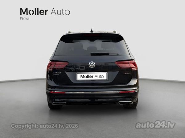 Melns Volkswagen Tiguan 2020 Pērnava, ar dzinēja tilpumu 2.00 L un nobraukumu 132 tūkst. km par 28900 €, foto 4 vietnē AUTOMOTO.COM.LV