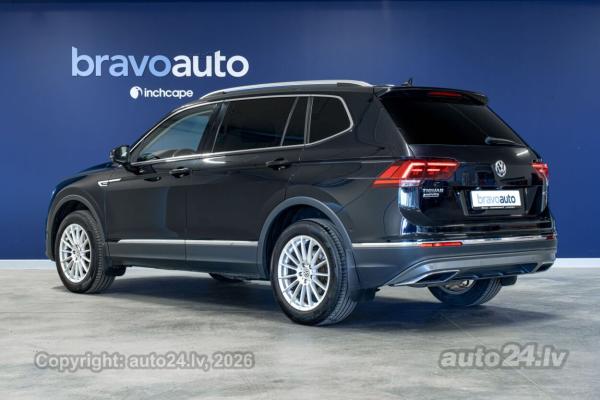 Melns Volkswagen Tiguan 2020 Tallina, ar dzinēja tilpumu 2.00 L un nobraukumu 144 tūkst. km par 23900 €, foto 4 vietnē AUTOMOTO.COM.LV