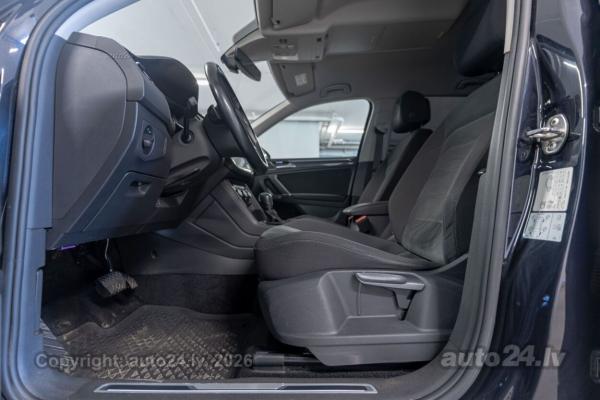 Melns Volkswagen Tiguan 2020 Tallina, ar dzinēja tilpumu 2.00 L un nobraukumu 144 tūkst. km par 23900 €, foto 10 vietnē AUTOMOTO.COM.LV