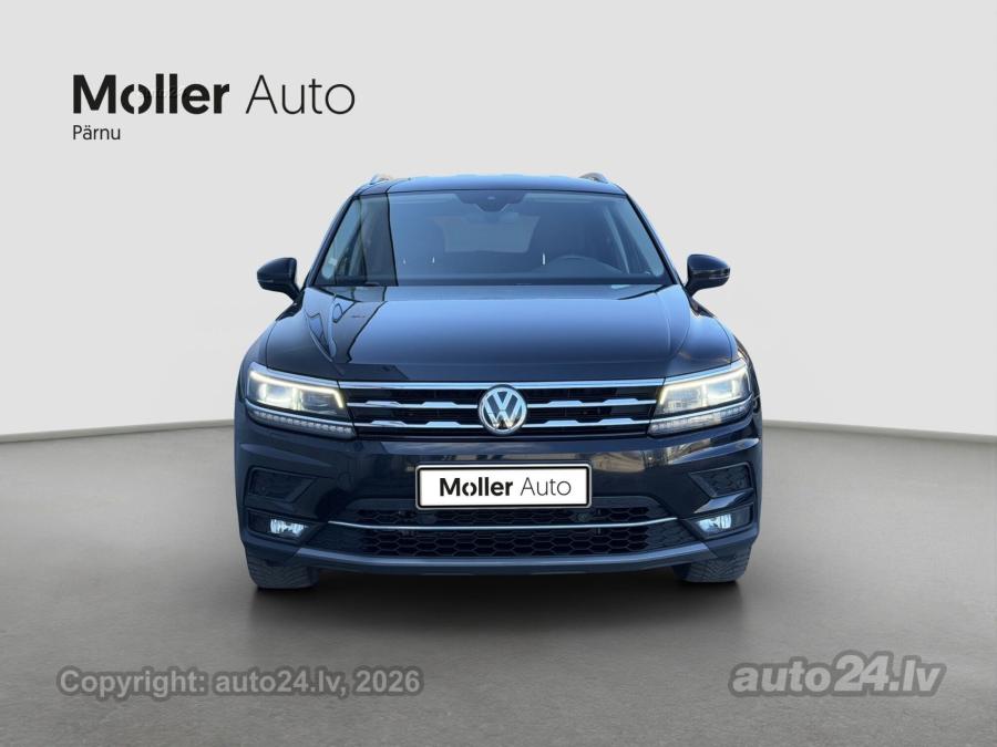 Melns Volkswagen Tiguan 2020 Pērnava, ar dzinēja tilpumu 2.00 L un nobraukumu 144 tūkst. km par 26900 €, foto 4 vietnē AUTOMOTO.COM.LV
