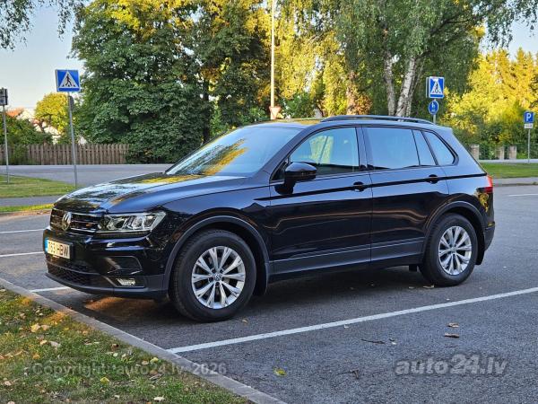 Volkswagen Tiguan 2020 in Tallinn on AUTOMOTO.COM.LV Black Volkswagen Tiguan 2020 in Tallinn, with an engine capacity of 2.00 L and mileage of 131 thousand km for 20500 €, photo 1 on AUTOMOTO.COM.LV