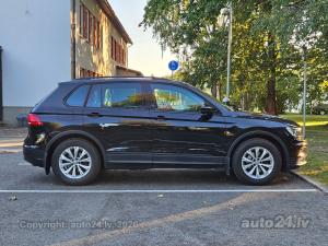 Melns Volkswagen Tiguan 2020 Tallina, ar dzinēja tilpumu 2.00 L un nobraukumu 131 tūkst. km par 20500 €, foto 4 vietnē AUTOMOTO.COM.LV