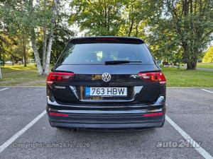 Melns Volkswagen Tiguan 2020 Tallina, ar dzinēja tilpumu 2.00 L un nobraukumu 131 tūkst. km par 20500 €, foto 5 vietnē AUTOMOTO.COM.LV